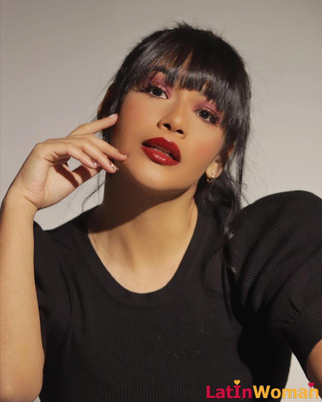 A Complete Guide to Romance with Venezuelan Women